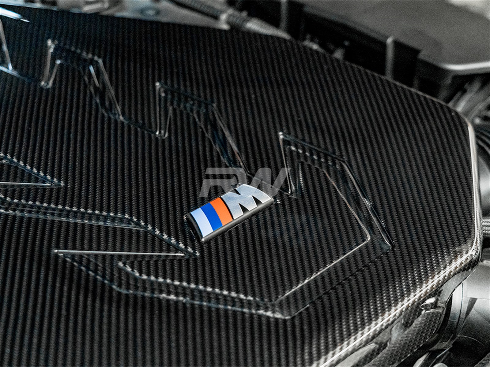 BMW G90/G99 M5 Carbon Fiber Engine Cover 2025+